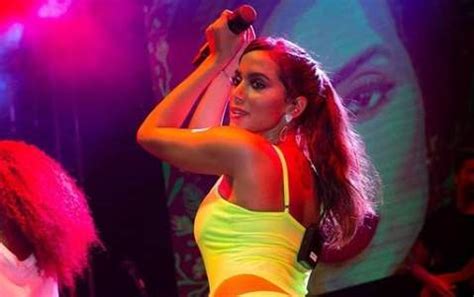 Anitta divulga vídeo de bastidores de Bola Rebola seu próximo clipe