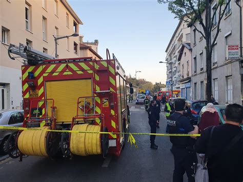 Métropole De Lyon Incendie Dans Un Immeuble à Saint Fons Deux