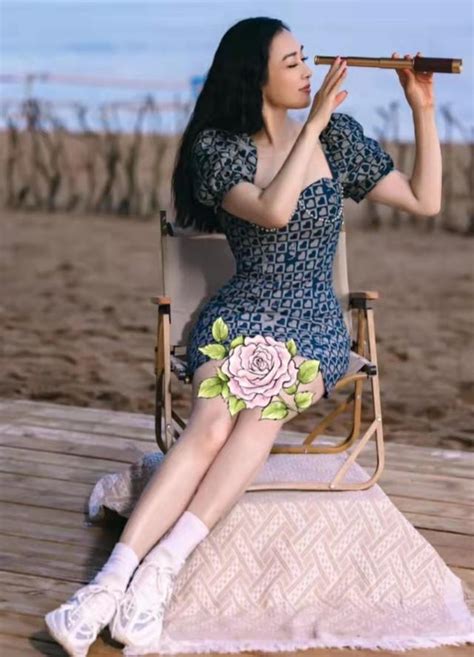 51歲鍾麗緹曬海邊寫真，穿包臀短裙肉感十足，打扮靚麗被贊似少女 每日頭條