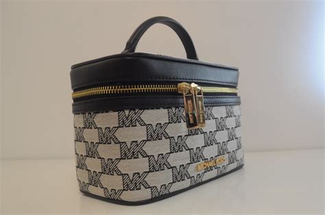 Mk Trunk Crossbody Michael Kors On Carousell