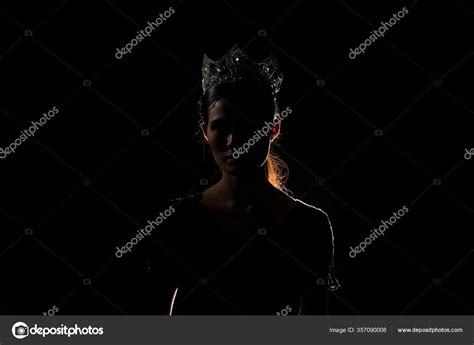 Portrait Silhouette Shadow Back Rim Light Miss Pageant Beauty Queen