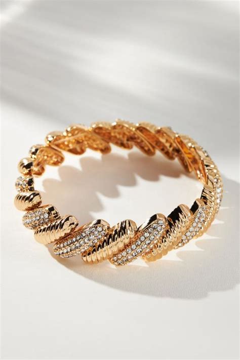 파베 리브 브레이슬릿 앤트로폴로지 한국 공식 스토어 유니크한 여성 패션 및 라이프스타일 편집샵 200개이상의 프리미엄 브랜드 여성 의류 액세서리 홈 인테리어