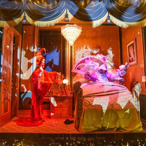Новогодние витрины 9 самых красивых магазинов Нью Йорка Holiday Window Display Window