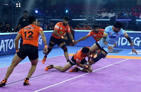 Vivo Pro Kabaddi League Report Guman Singh And Jai Bhagwan Shine As U