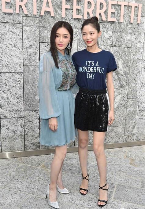 现身时装周白月光秦岚又被纯妃打回原形脸是硬伤啊