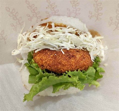 Mos Burger摩斯漢堡》新品嘗鮮～北海道七星米！鮭魚天婦羅珍珠堡、明太子可樂餅珍珠堡！
