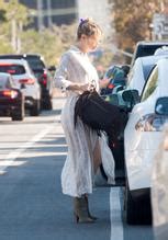 Kate Hudson Wardrobe Malfunction In Long Dress In Los Angeles Aznude