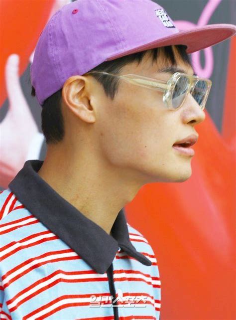 포토 정혁 잘생긴 옆모습