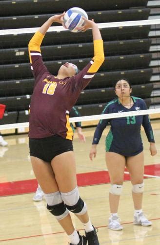 Juco Volleyball No 6 Indian Hills Completes Sweep At Jimmy Johns