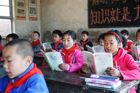 乡村小学生上课高清图片下载 正版图片501899139 摄图网