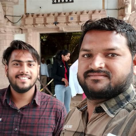 Agar Agar Malwa आगर बडौद रोड चौराहे से ग्राम करवा खेड़ी के एक युवक