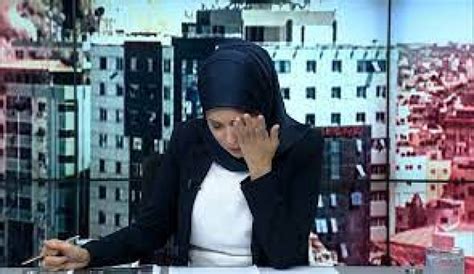 اشک مجری العالم با دیدن تصاویر کشتار کودکان غزه به دست رژیم صهیونیستی ویدیو