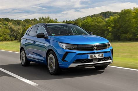 Opel SUV yeni Grandland Türkiyede Türkiye Elektrikli ve Hibrid Araçlar Derneği