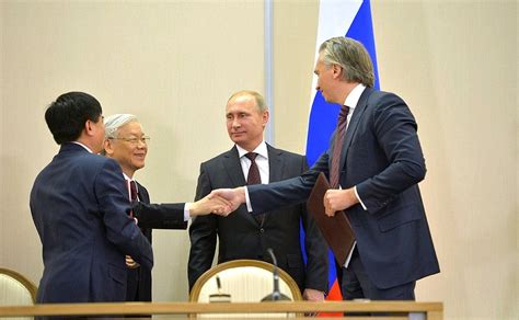 Встреча с главой компартии Вьетнама Нгуен Фу Чонгом • Президент России