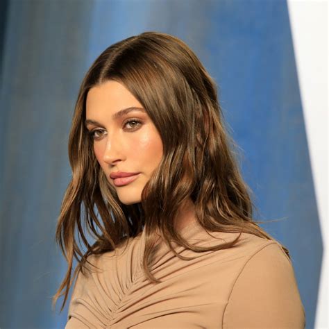 Hailey Biebers Workout Routine And Diet Plan Dr Workout