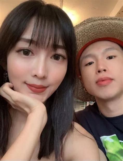 因脸上有麻子被赐名烧饼，13岁德云社出道，今变肌肉男娶娇妻 360娱乐，你开心就好