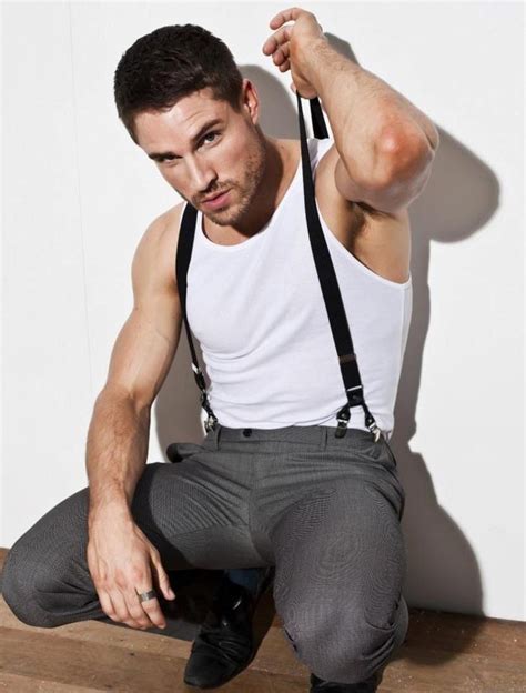 Débardeur blanc H M Bretelles fines noires Wefashion Pantalon classique gris et