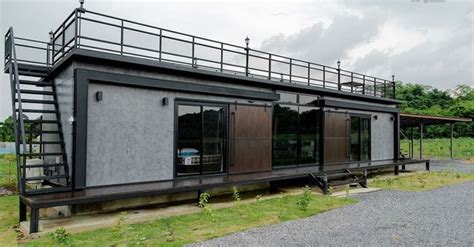 รวมรูปภาพของ บ้านน็อคดาวน์โมเดิร์นลอฟท์ ดีไซน์หน้ากว้างพร้อมกับดาดฟ้าเปิดโล่งเพื่อการพักผ่อน รูป