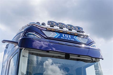 Et kunstværk af en DAF XG til CST Transport Nyscan Trucks A S