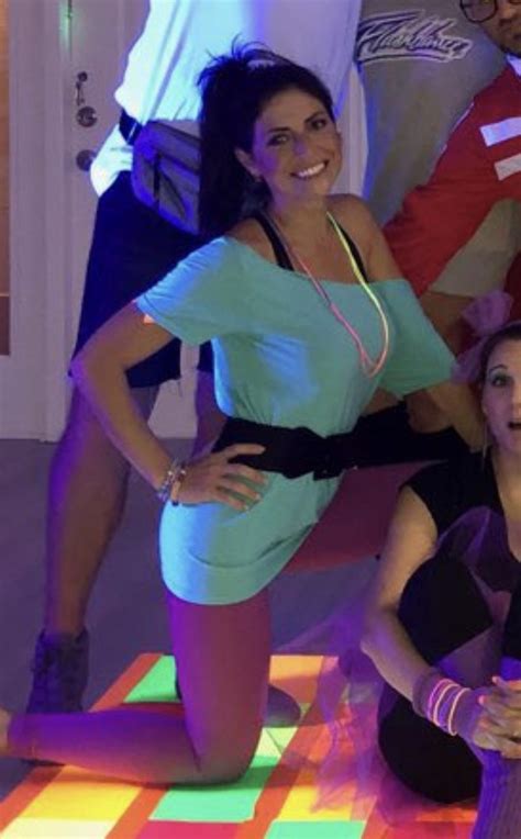 Jenny Dell 80s Party Scrolller
