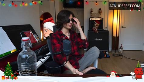 Aidan Gallagher Feet Aznudefeet Men