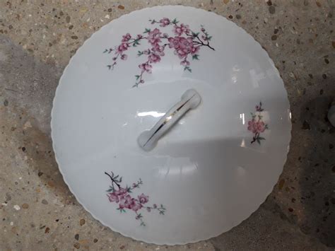 Plat Creux En Porcelaine Luckyfind