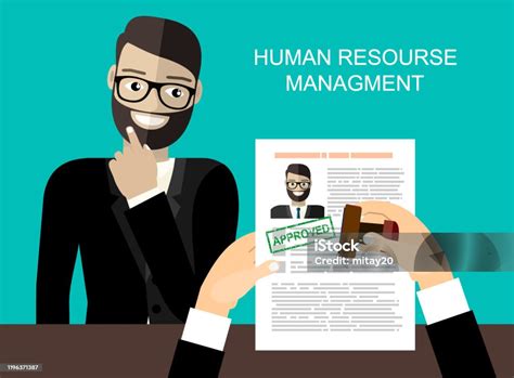 승인행복한 남자가 일자리를 얻었다와 이력서와 스탬프를 들고 손을 잡고 인적 자원 관리 개념 전문 직원 검색 이력서 논문 분석