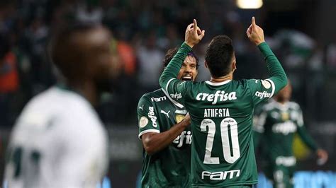 Atuesta comemora 1º gol pelo Palmeiras Importante para aumentar a