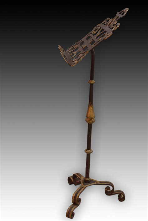 Atril De Pie En Hierro Forjado Siglo Xx En Venta En 1stdibs Atril