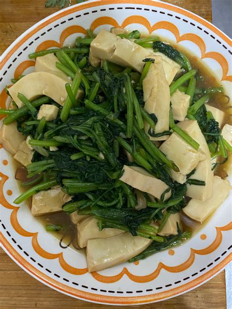 【茼蒿炒豆腐 少油少盐版的做法步骤图】永远都在减肥的道路上下厨房