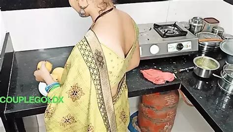 Desi Kamwali Kanta Bai Ko Makan Malik Ne Khub Ghapa Ghap Choda Hindi