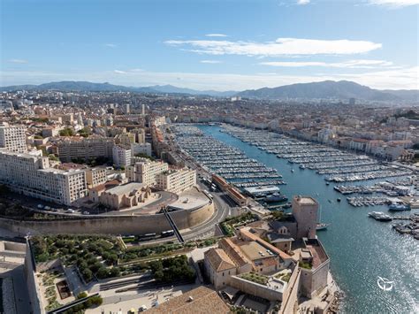 Prise de Vue Aérienne à Marseille : L'Expertise de Drone Effect - DRONE ...
