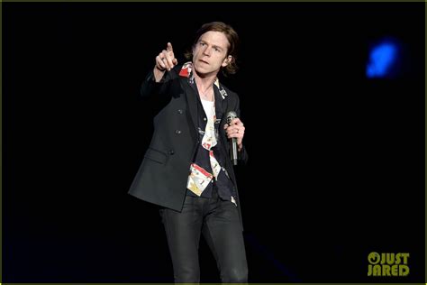 Cage The Elephant Lead Singer Matt Shultz Arrested On Felony Possession Of Firearm Photo