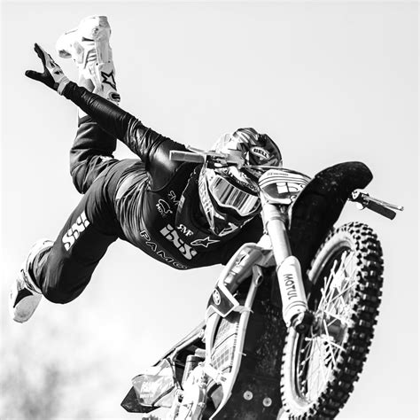 Riskanalysis Inventorymanagement Supplychaing Helmets Goggles Clovis Henzen