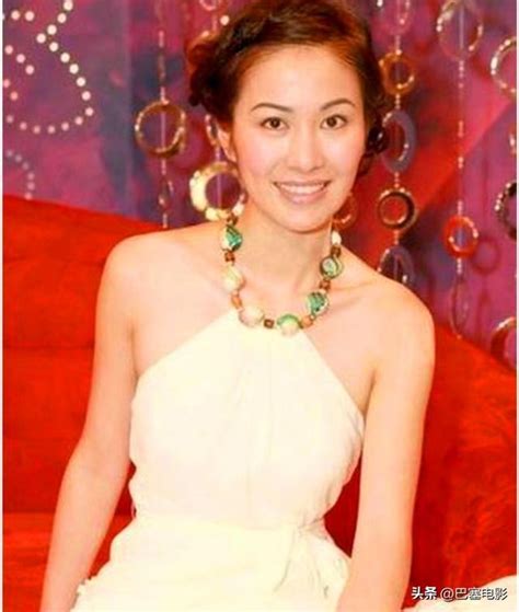 葉璇穿「免職裙」再惹爭議，平日裏沒少擦邊，她怎麼就墮落至此了 每日頭條