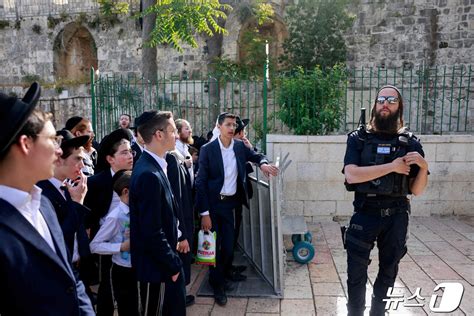 [포토]충돌 우려속 유월절 템플 마운트 순례 뉴스1