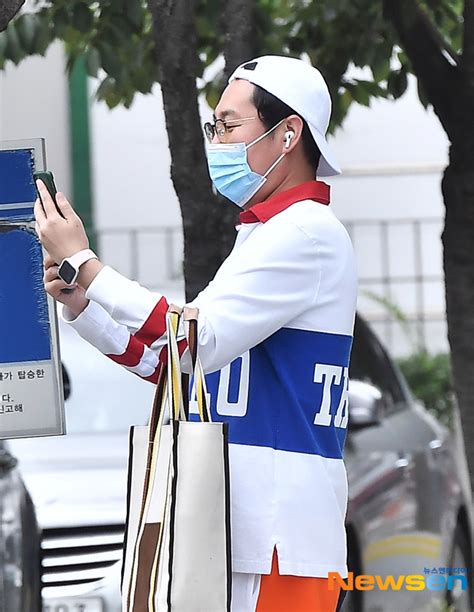 김영철 ‘내가 봐도 훈훈해~ 포토엔hd 손에 잡히는 뉴스 눈에 보이는 뉴스 뉴스엔