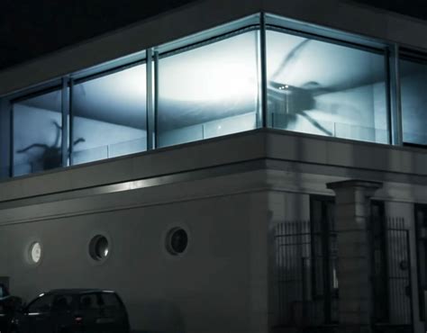 Glowing Atoms Spider Projection