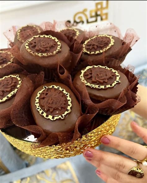 ボードgâteau aux chocolats حلويات بالشكولا のピン2024