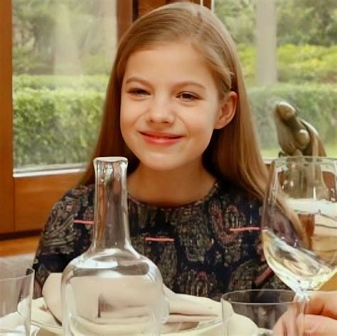Infanta Sofia` Gaya Rambut Fotografi Gambar