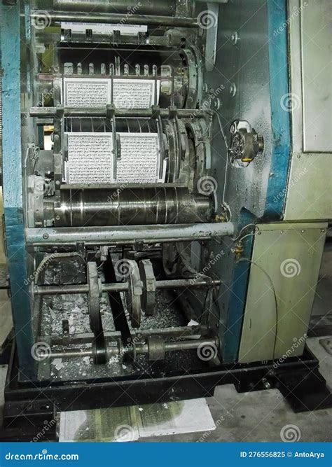 Machines Sur Une Grande Imprimerie Imprimerie Impression De Livres