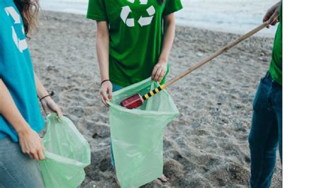 UFRR promove ação voluntária de coleta de resíduos sólidos na Praia do