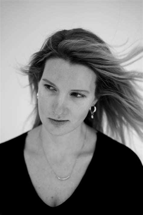 11 идеальных поз для фото в полный рост советы и примеры от эксперта фотографа Блог школы