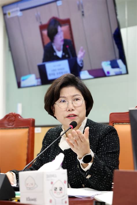 이애형 의원 시대에 맞는 경기도 여성리더 발굴에 힘써야