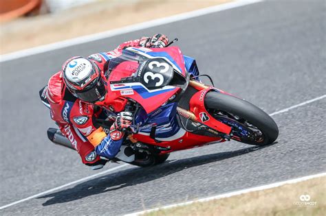 Ewc鈴鹿8小時耐力賽的舞台準備就緒，team Hrc在熱身練習中領跑