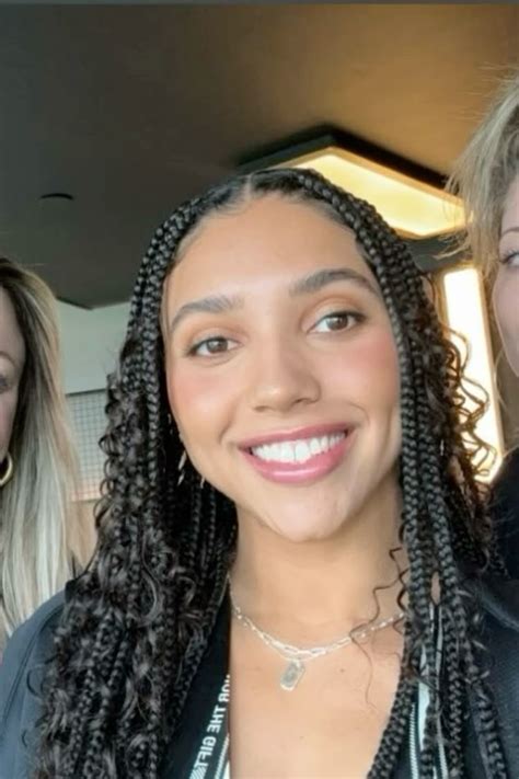 Pin By Kristina Wilhelm On Azzi Woman Crush Everyday Basketball