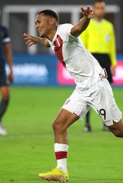 Tras Brillar Con La Selección Perú Alianza Lima Busca Fichar A Bryan