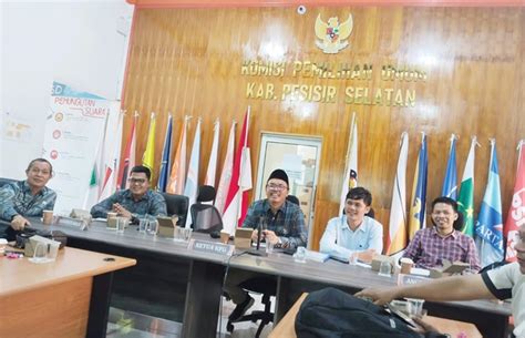 Sosialisasi Tahapan Pemilihan KPU Pessel Ajak Insan Pers Sukseskan