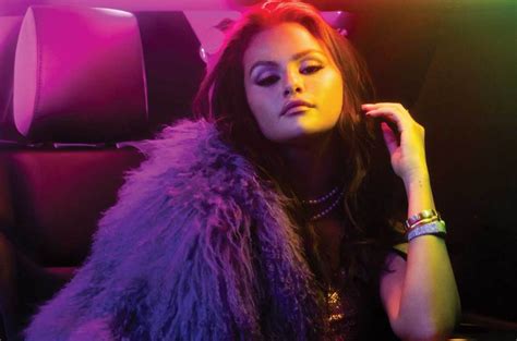 Selena Gomez Announces New Song 'Single Soon': Here's When It Arrives