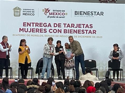 Entrega Delfina Gómez tarjetas de Mujeres con Bienestar a 12 mil